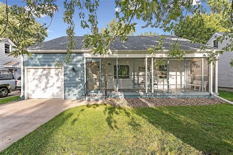 216 S John St Neenah Wi 54956 Mls 50280918 Zillow