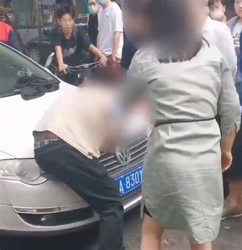 极目锐评西安公安通报外籍人员骚扰女性事件，在中国的土地就要守中国的法律外国人男子外籍