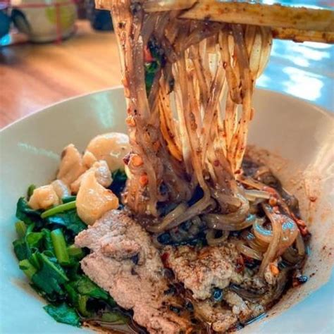 รีวิว ก๋วยเตี๋ยวเรือไผ่ยักษ์น่าน น้ำตก ต้มยำ เย็นตาโฟ หมูตุ๋น เนื้อตุ๋น