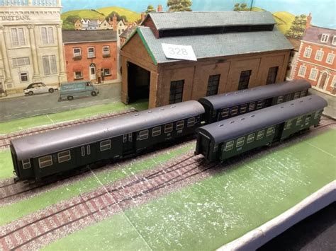 X ROCO HO Gauge DB St Nd Class Nd Baggage Commuter Coaches See Des
