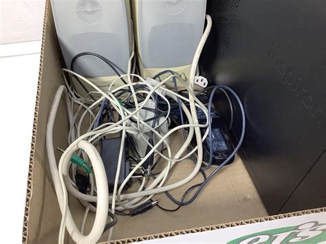 Lot Dell Intel Core I3 Computer And Keyboard Speakers