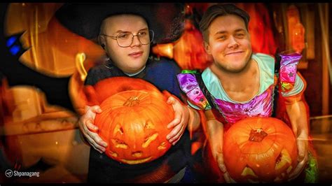 Шпана выпрашивает конфеты Youtube