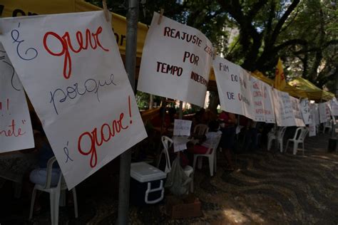 Greve Dos Professores Tem Adesão De Mais De 1500 Escolas Estaduais