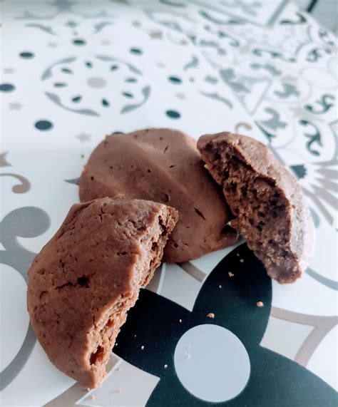 BISCUITS MOELLEUX AU CHOCOLAT À BASE DE POIS CHICHES