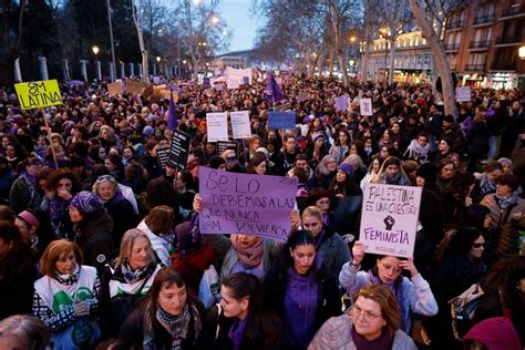 El Feminismo Toma Las Calles Pese A La División Del Movimiento Y La