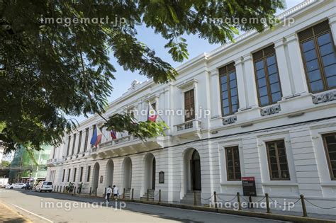 スペイン植民地時代の建物が残るイントラムロス地域の写真素材 233574942 イメージマート
