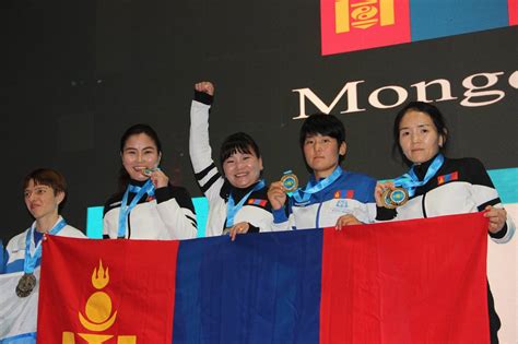 Манай тамирчид таеквондогийн дэлхийн цомоос багийн тулааны төрөлд алтан медаль хүртлээ Eguur Mn