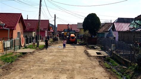FOTO Au reînceput lucrările de modernizare stradală pe raza UAT Ungheni Stiri din Mures