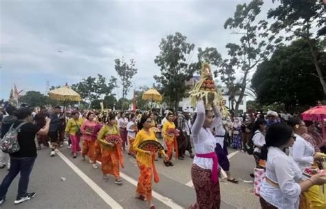 Pawai Budaya Memperingati Hari Jadi Batam Ke 194 Dimeriahkan Oleh