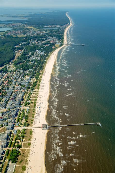 Seebad Ahlbeck Von Oben Sandstrand Landschaft An Der Ostsee In Seebad Ahlbeck Im Bundesland