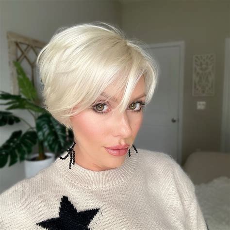 33 Trendy Short Stacked Pixie Bob Haircuts For Perfectly Layered Style