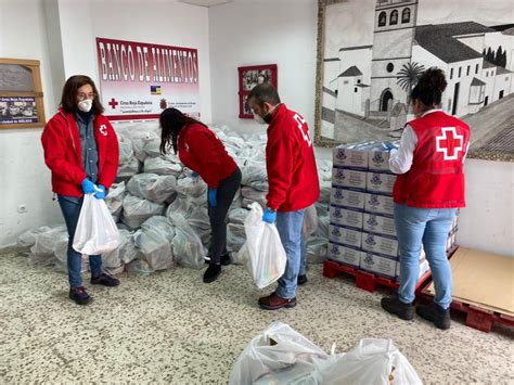 BIENESTAR SOCIAL Y CRUZ ROJA EN RONDA ADELANTAN EL REPARTO MENSUAL DE