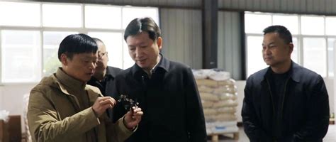 张喜松走访重点项目和企业发展建设问题