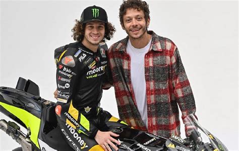 Setia Dengan Valentino Rossi Marco Bezzecchi Akan Tetap Bela Mooney