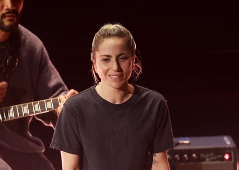Lady Gaga Goes Makeup Free For Her Oscars Performance Popsugar Beauty