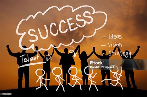 성공 증가시키려 성공적인 학업성취 성취감 컨셉입니다 2015년에 대한 스톡 사진 및 기타 이미지 2015년 개선 계획 Istock