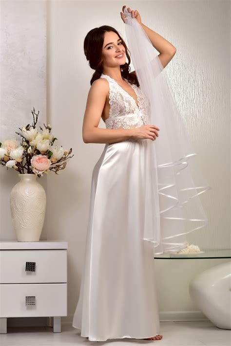 Ivory Bridal Robe And Nightgown Set Satin Peignoir Set Bridal Etsy Uk