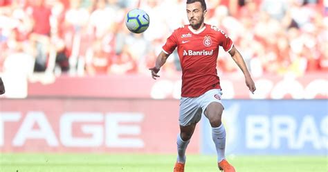 Vasco Faz Proposta Por Uendel Mas Lateral Prefere Ficar No Inter Gzh