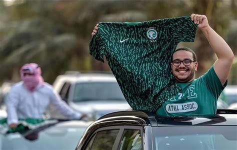 ФОТО Саудын арабчууд өнөөдөр бүх нийтээр амарч ялалтаа тэмдэглэнэ