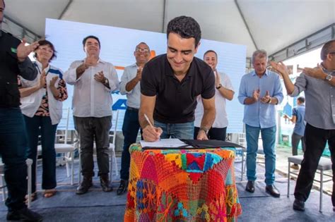 Prefeito Jhc Assina Ordem De Serviço Para Construção Da Cidade Do Idoso