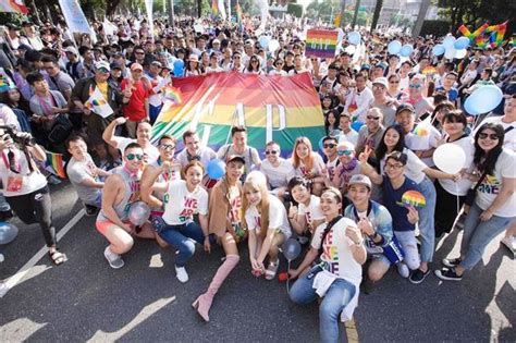 Gap支持性別平權 彩虹t恤支持lgbti 生活 中時