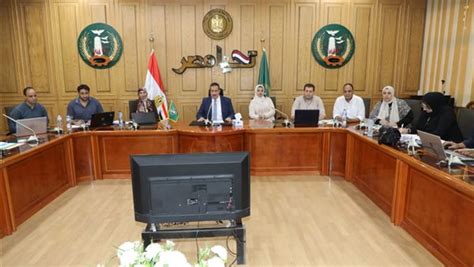 محافظ المنوفية يترأس اجتماع لجنة تقييم المشروعات الخضراء الذكية