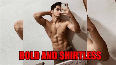 Hot Body Selfie Siddharth Nigam Aka Aladdin Goes Bold And Shirtless Inside Bathroom IWMBuzz