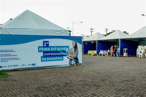 Esporte Cultura e Lazer Feira do Jovem Empreendedor é realizada no Espaço Alternativo