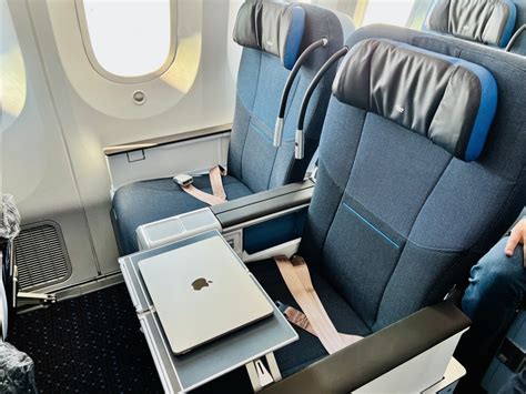 Insidelook Review Klm Premium Comfort Boeing 787 10 Dreamliner 30