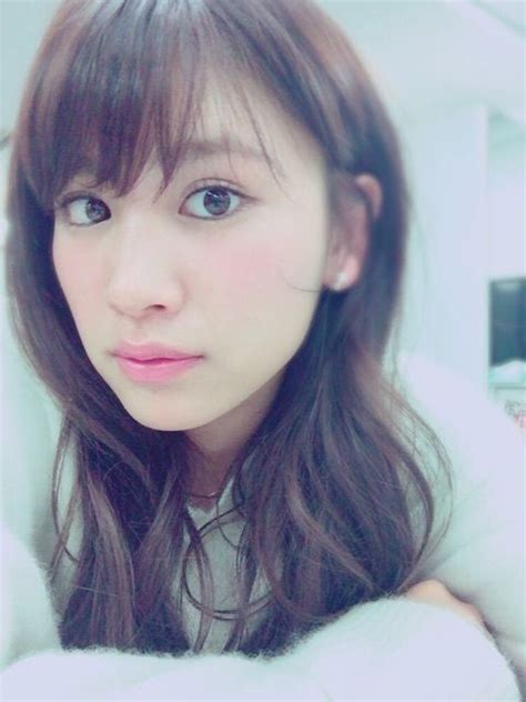 Ikumi Hisamatsu Pretty Selfie