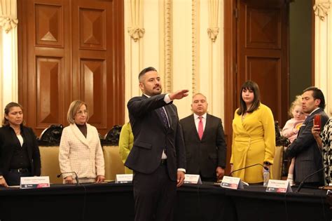 Aprueba cabildo poblano licencia definitiva de Eduardo Rivera Pérez