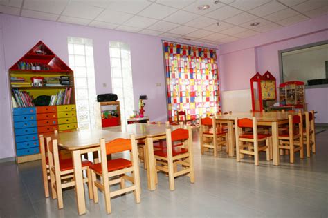Πώς να διαλέξω βρεφονηπιακό σταθμό Μίνι οδηγός Πολύχρωμο Βρεφονηπιακός Σταθμός Νηπιαγωγείο
