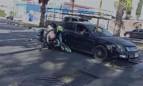 Familia En Moto Se Accidenta En Acceso Norte