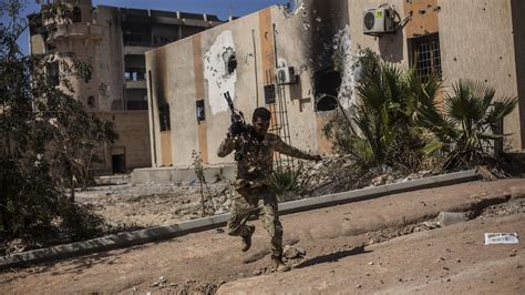 Trumps First Airstrikes In Libya Kill 17 Isis Militants Vice