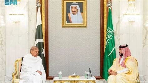 محمد بن سلمان يجتمع برئيس وزراء باكستان
