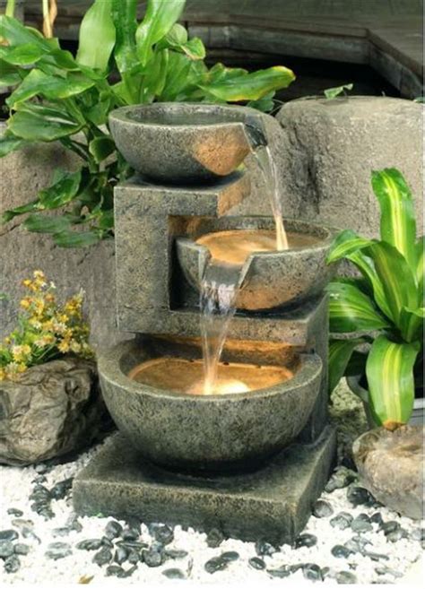 Une fontaine de jardin design quelques idées en photos fascinantes