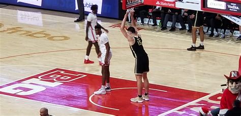 How Big Is Zach Edey Big Af But Also Highly Skilled