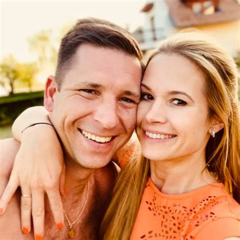 A Sztártévés Takács Bence Végre Megmutatta A Gyönyörű Feleségét