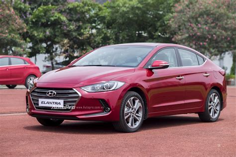 Hyundai Elantra 2016 Cháy Hàng Nhờ Tiết Kiệm Xăng