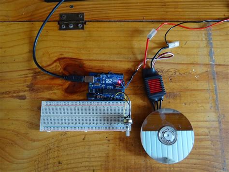 Além Da Eletrônica Motor Brushless De Hd 4 Fios Com Arduino