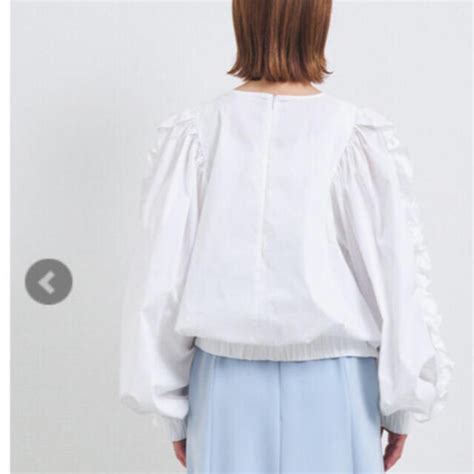 40％割引m注目ショップ 【完売品】yori 新品タグ付きフリルスリーブブラウス 38 シャツブラウス七分長袖 トップスm Ota