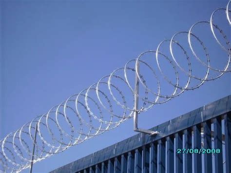 Steel Galvanized Razor Barbed Wire For Industrial Size 10 Mm At Best