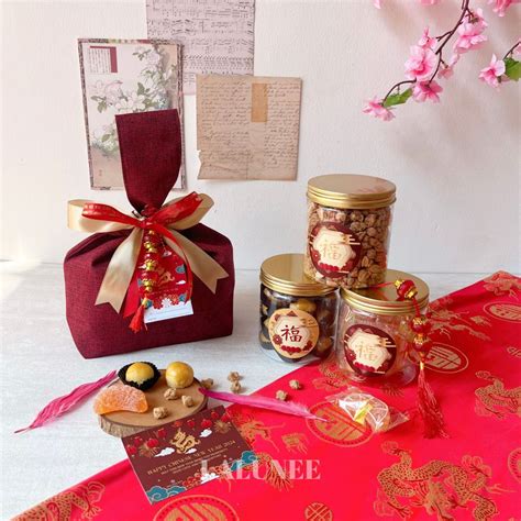 Jual Bingkisan Imlek Unik Hampers Cny Isi Kue Kering Permen Kacang