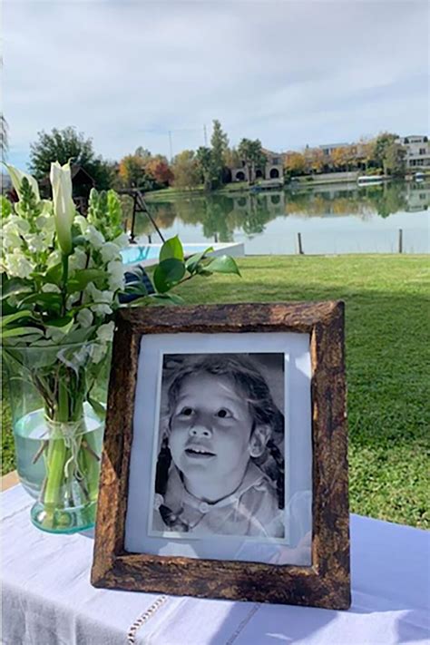 Con una emotiva ceremonia Pampita Ardohain y Benjamín Vicuña recordaron a su hija Blanquita en