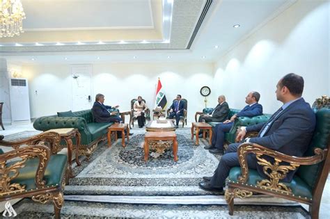 وزير التربية نتطلع لتوسيع العمل بمشروع ريادة بعد نجاحه في التعليم