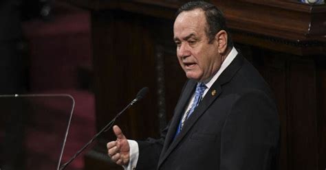 Atacan A Balazos A Presidente De Guatemala Expreso