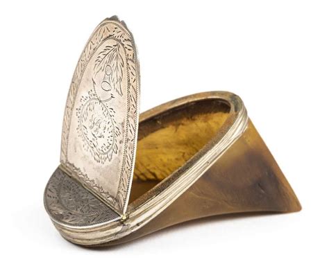 Lot 911 Hoof Snuff Box