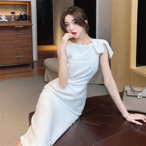 데이달링 [달링pick W] 민소매 파티룩 미디원피스 화이트 솔리드 리본 고급스러운 럭셔리 명품스타일