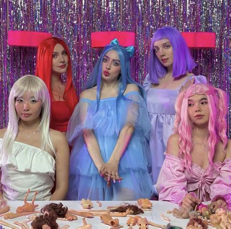 Мэйби Бэйби Знаменитости Блоггерский стиль Фрэндзона