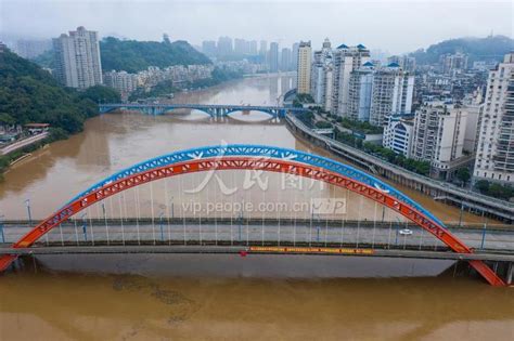 广西梧州：西江水位持续上涨 人民图片网